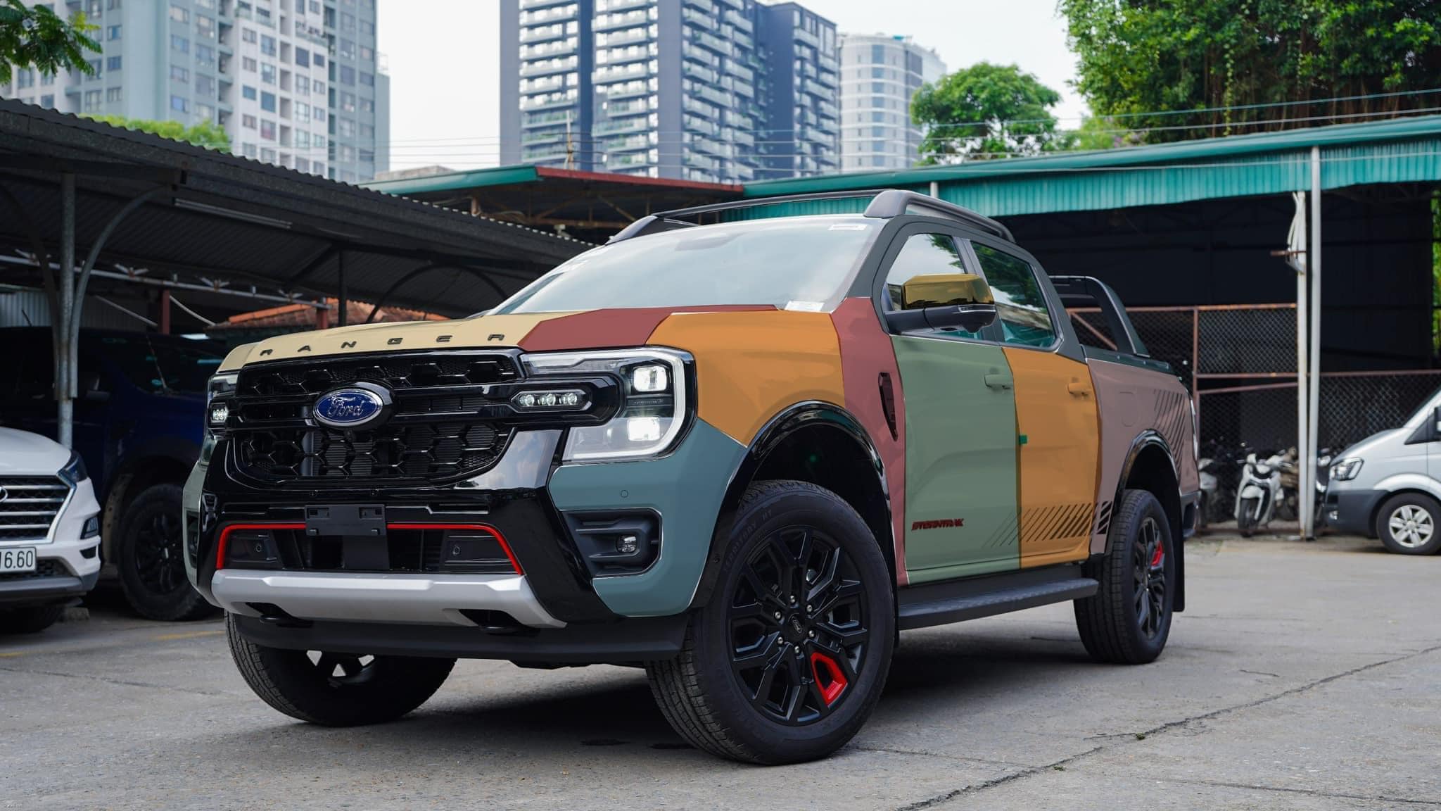 Tính năng Zone Lighting trên Ford Ranger và Everest chiếu sáng theo ...
