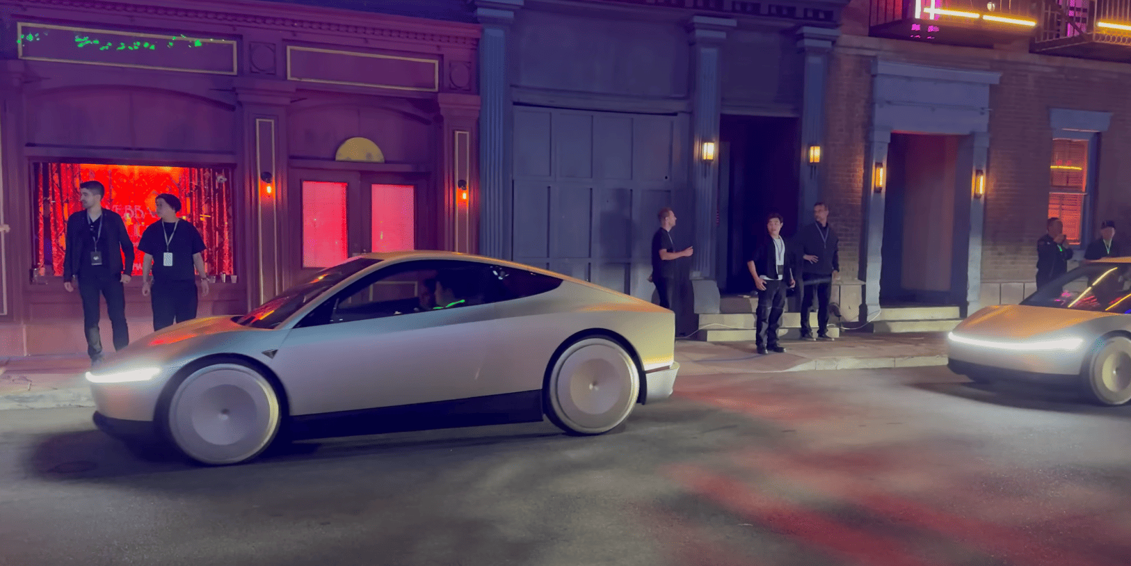 Trải nghiệm Robotaxi Cybercab của Tesla: Thú vị và ấn tượng